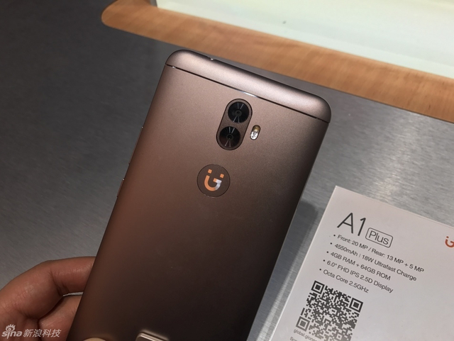 MWC2017现场实拍图赏：长续航的金立A1/A1 Plus_新浪图片