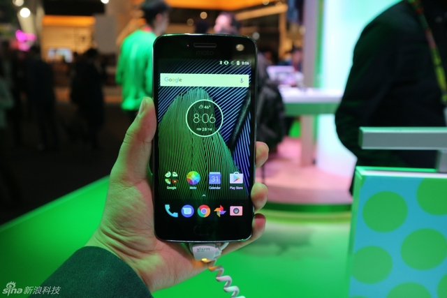 MWC2017现场实拍图赏：背面“奥利奥”Moto G5_新浪图片