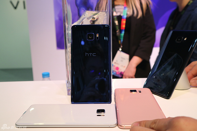 MWC2017现场实拍图赏：HTC新旗舰U Ultra_新浪图片