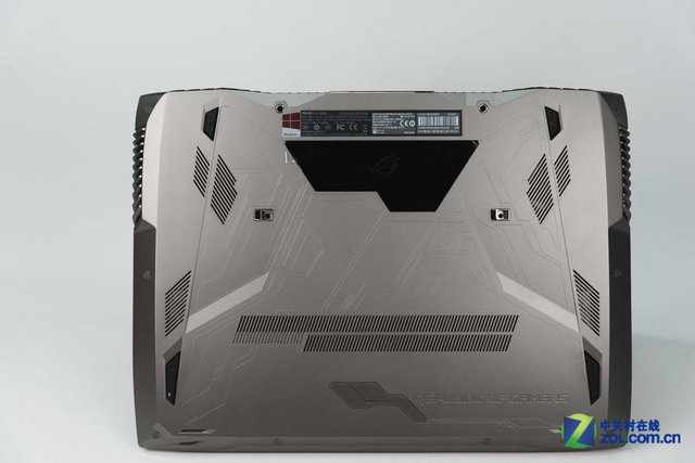 七万元水冷双卡怪兽 ROG GX800简单拆解_新浪图片