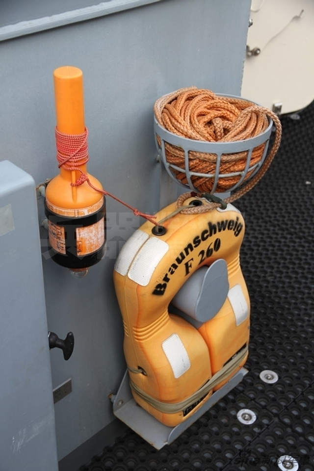 参观德国海军F260布伦斯维克号导弹护卫舰_新浪图片