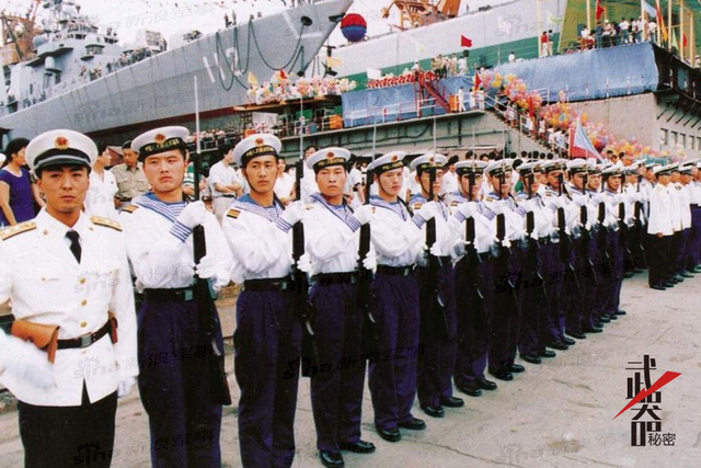 持盾舞戈佑海疆——记052系列导弹驱逐舰的发展_新浪图片