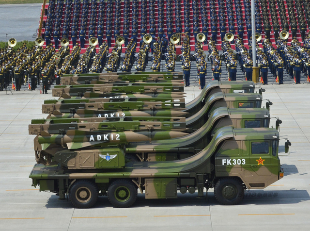 高清近照细看空军受阅地面装备 陆盾2000是新货_新浪图片