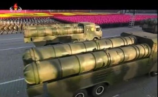 朝鲜试射新型防空导弹 金正恩现场亲自指导(图)_手机新浪网