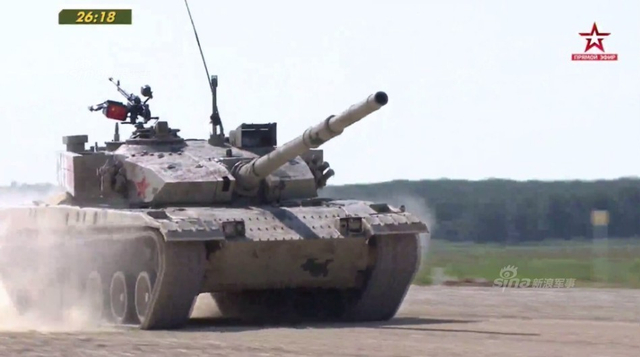 中国96B坦克完胜T72跑圈破纪录 射击仅一发脱靶_手机新浪网
