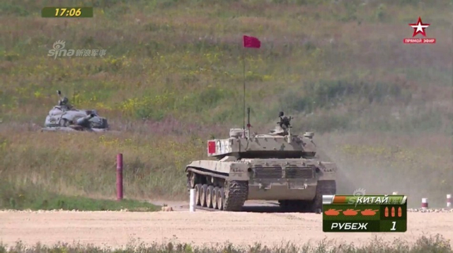 中国96B坦克完胜T72跑圈破纪录 射击仅一发脱靶_手机新浪网