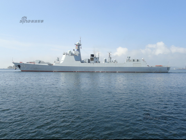 中国海军最强战舰潜艇双双现身大连 场面壮观(图)|中国海军|052D舰|潜艇|南海舰队|武器装备_手机新浪网