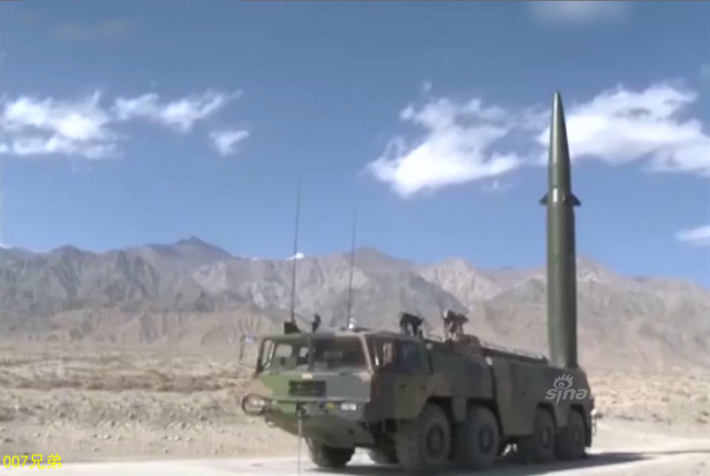 弹道导弹玩出花！解放军新东风11AZT导弹曝光_新浪图片