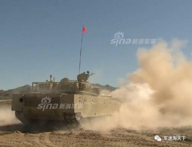 踩一脚就走！中国VT4坦克用自动挡谁都可驾驶_新浪图片