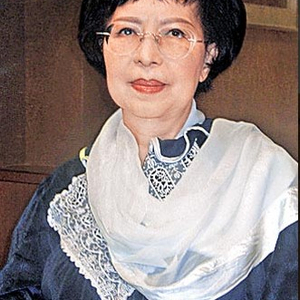 狄娜女儿变性做男人 劝嫩模：脱星之名跟足一世_手机新浪网