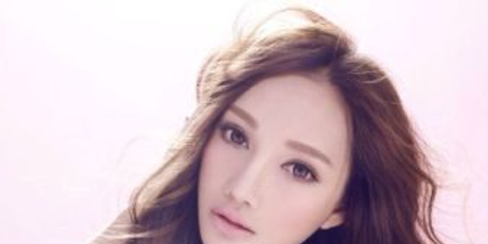 嫩模撞脸李小璐 否认不雅视频自称被黑_手机新浪网